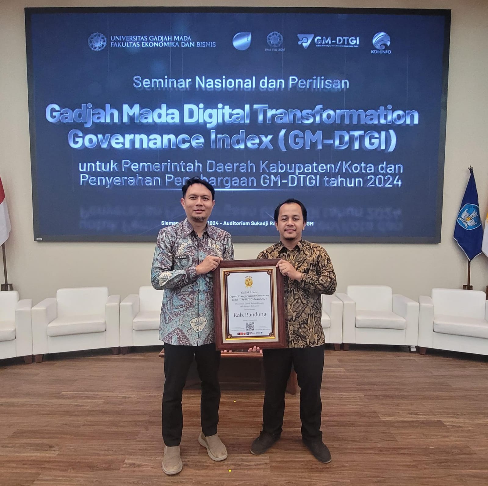 Digelar UGM dan Kemenkominfo, Pemkab Bandung Raih Penghargaan GM-DTGI ...